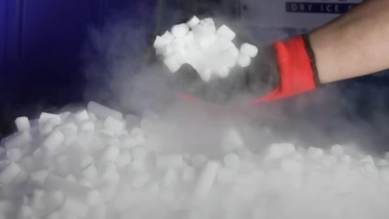 How to Safely Handle and Store Dry Ice: A Practical Guide - Oxyplus ...